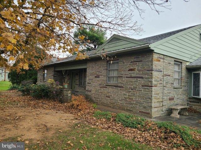 1042 Mercersburg Rd, Saint Thomas, PA 17252