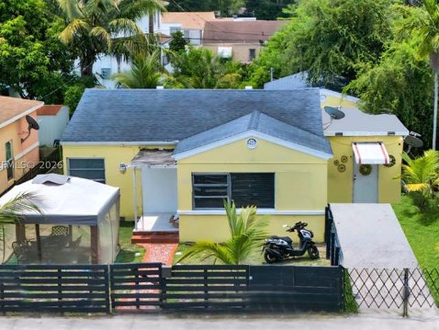 1042 NW 76th St, Miami, FL 33150