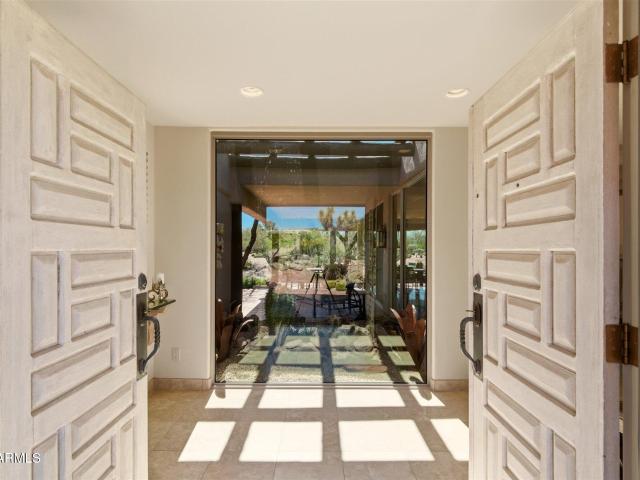 1042 n boulder drive