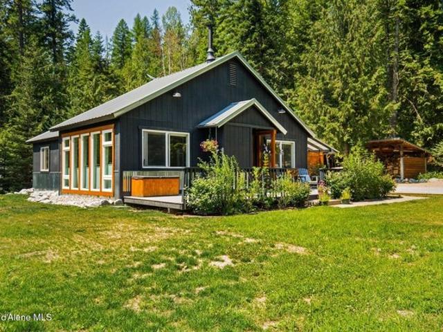 1042 N Wrenco Rd, Sandpoint, ID 83864
