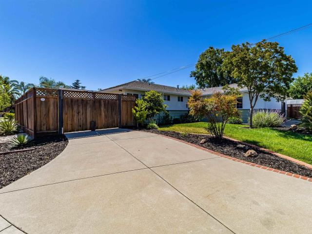 1042 Nielsen Lane