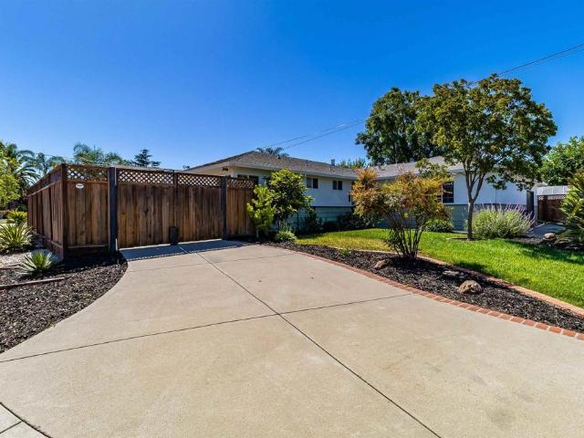 1042 Nielsen Lane