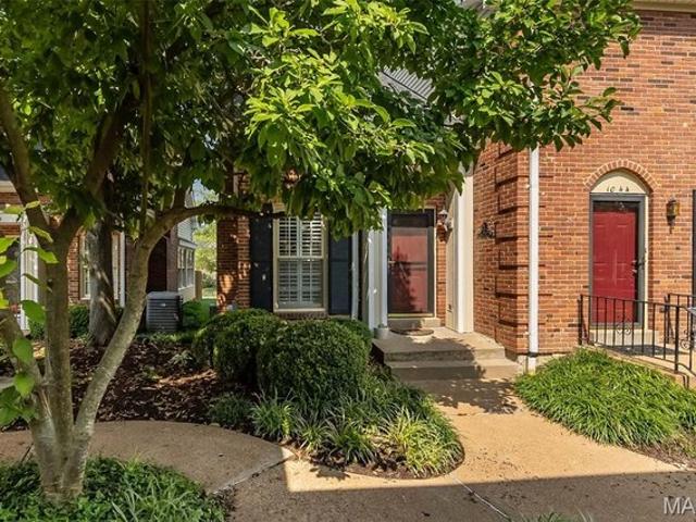 1042 Brooksgate Manor Dr, Saint Louis, MO 63122