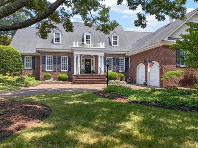 1042 Caton Dr, Virginia Beach, VA 23454