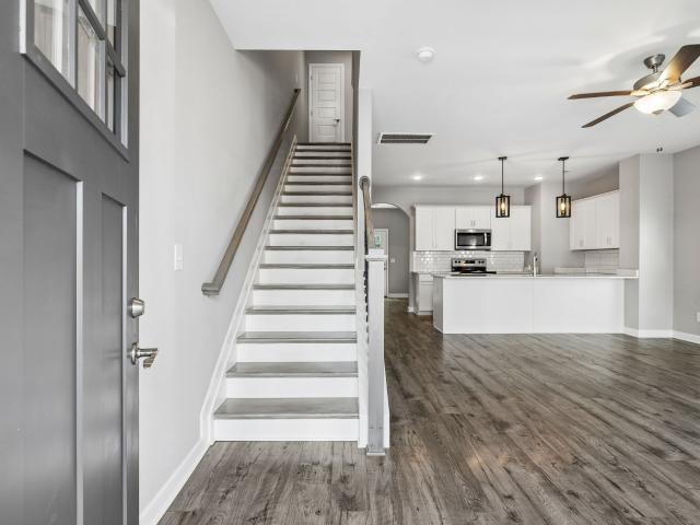 1042 Emery Bay Cir