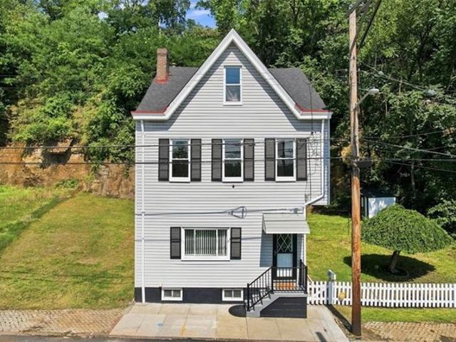 1042 Goehring St, Pittsburgh, PA 15212
