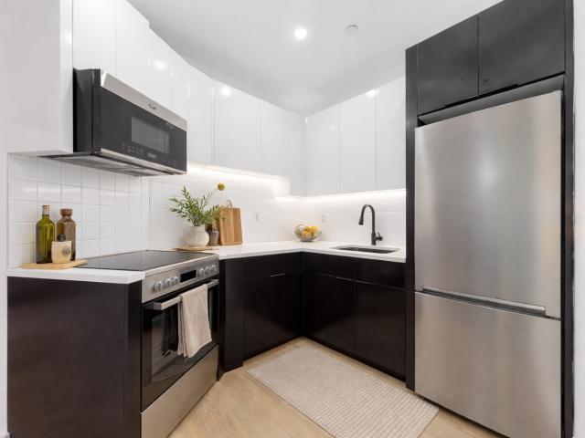 1042 president street 4g