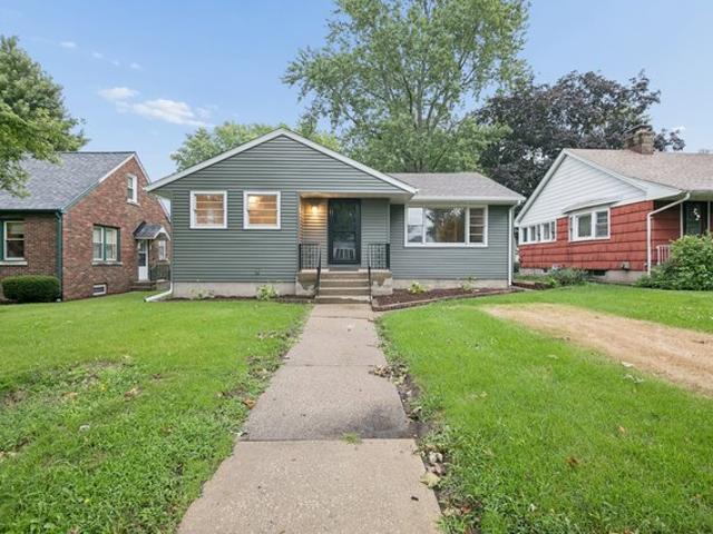 1042 S 8th Ave, Kankakee, IL 60901