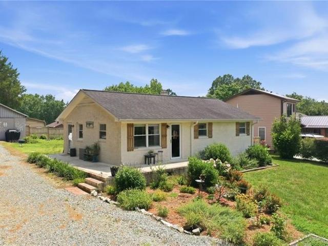 1042 S Third St, Mebane, NC 27302