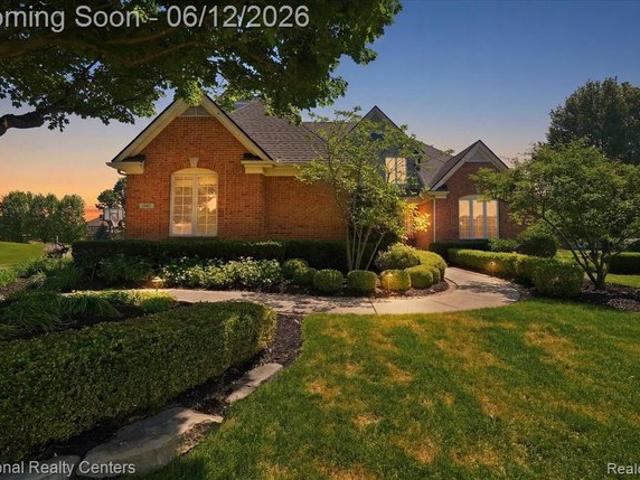 1042 Saint Andrews, Highland, MI 48357