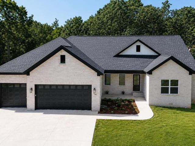 1042 Skyline Dr, Alexander, AR 72002
