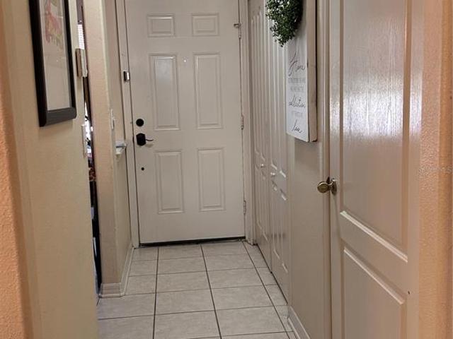 1042 Sleepy Oak Dr, Wesley Chapel, FL 33543 | MLS #TB8410