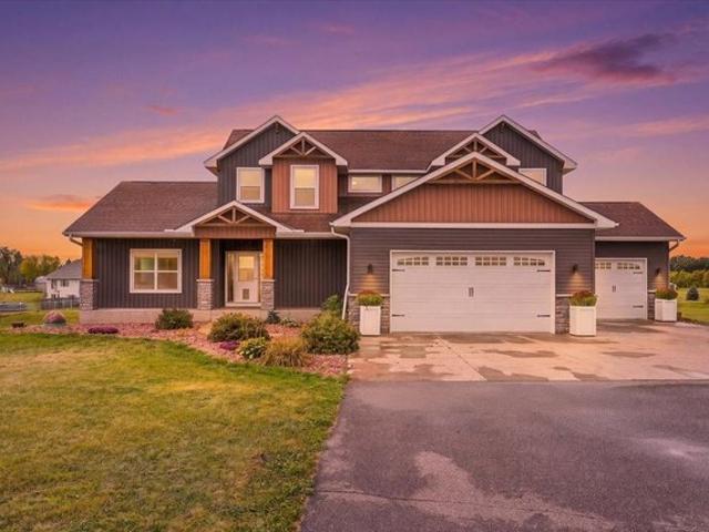 1042 th Ave, New Richmond, WI 54017