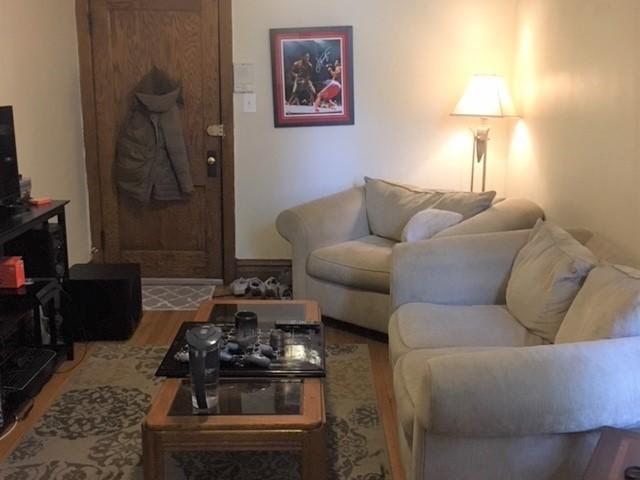 1042 W George Street # 1R