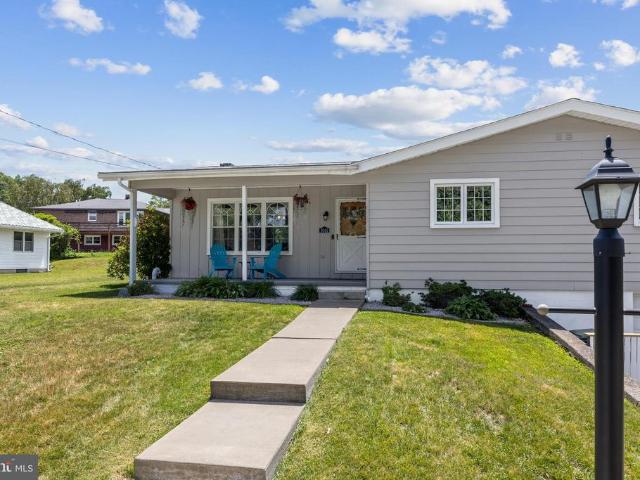 1042 Woodland Drive