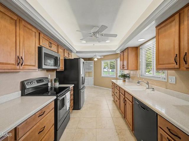 10433 W Hutton Dr, Sun City, AZ 85351