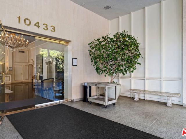 10433 Wilshire Boulevard 301