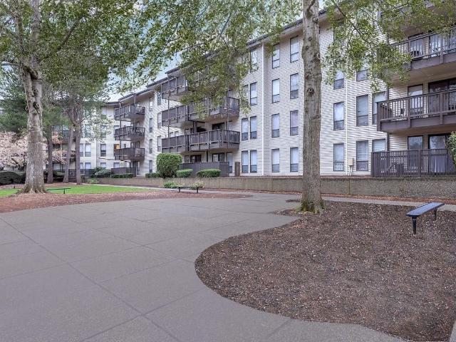 10433 SE Kent Kangley Rd 1 Bedroom Apartment for Rent at 10433 Se Kent Kangley Rd, Kent, WA 98030