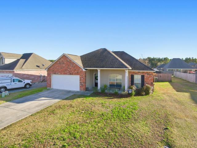 10430 Oakchase Dr, Denham Springs, LA 70706 | MLS #BR2026002 | Compass