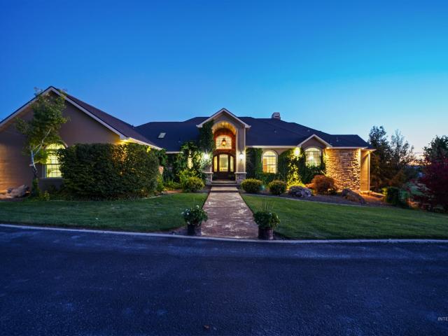 10430 Randall Lane