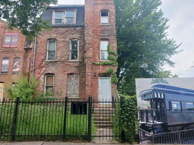 10430 S Maryland Ave, Chicago, IL 60628