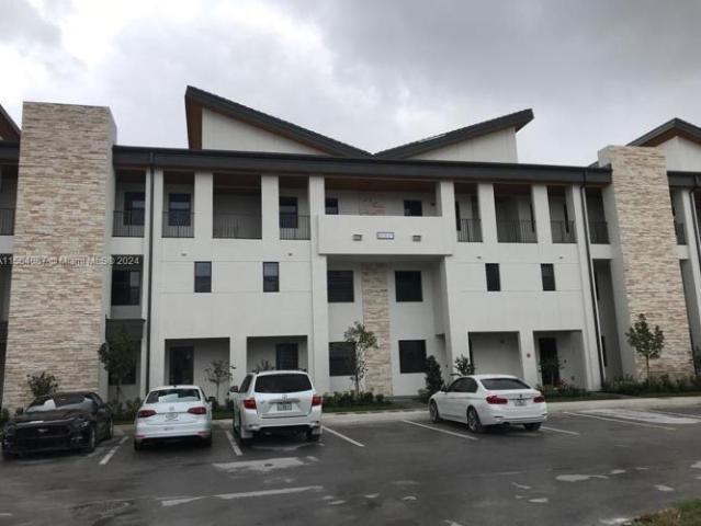 10431 NW 82nd St #5, Doral, FL 33178