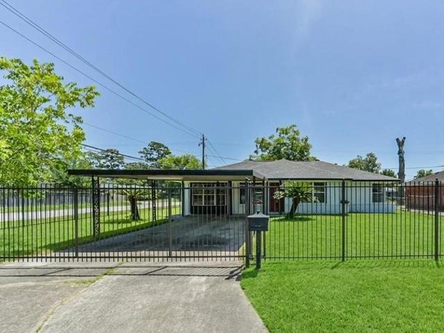 10434 Rockaway Dr, Houston, TX 77016