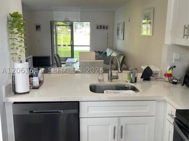 10434 Sunrise Lakes Blvd Apt 107, Sunrise, FL 33322