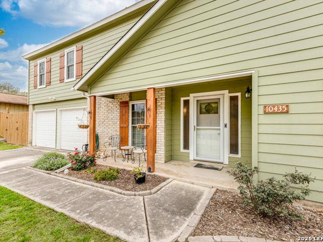 10435 Rock Cove Ln