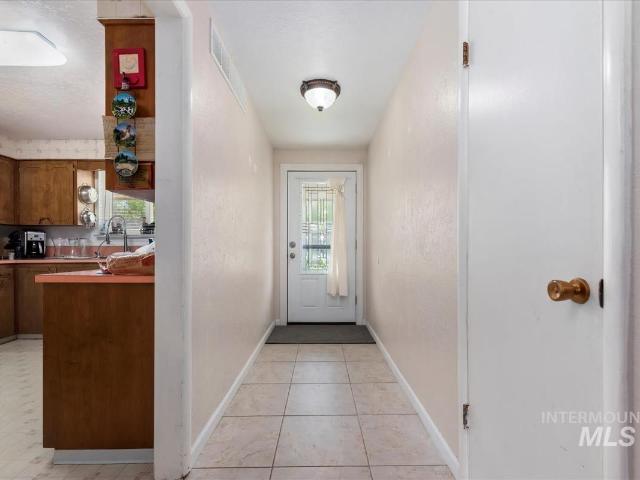 10436 W Estate