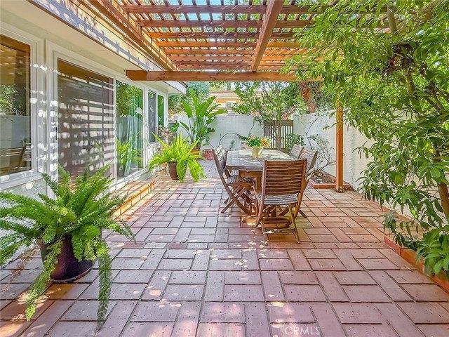 10439 Larwin Ave, Chatsworth, CA 91311