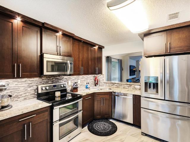 1043 Mustang Court