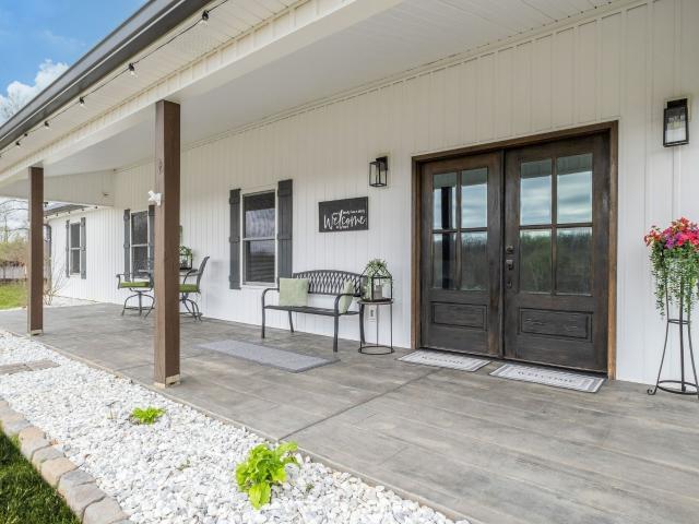 1043 Murphy Hollow Road