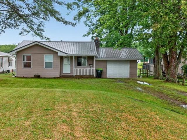 1043 McKimmy Dr, Beaverton, MI 48612