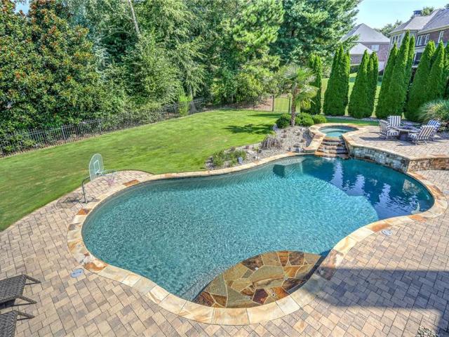 1043 Meadow Club Court