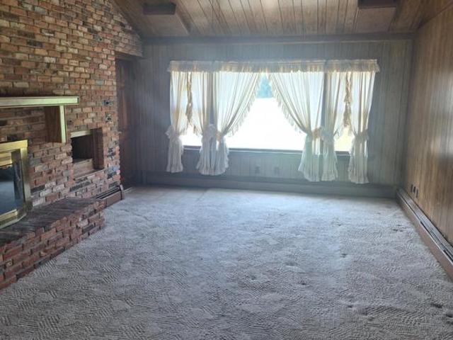 1043 Camp Road