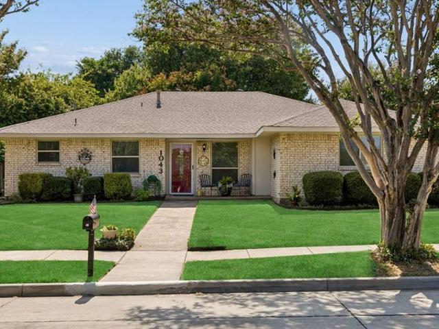 1043 Cherrywood Ln, Carrollton, TX 75006