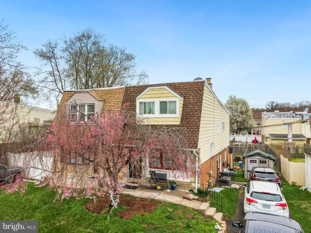 1043 Foster St, Philadelphia, PA 19116 | MLS #PAPH2603 | Compass