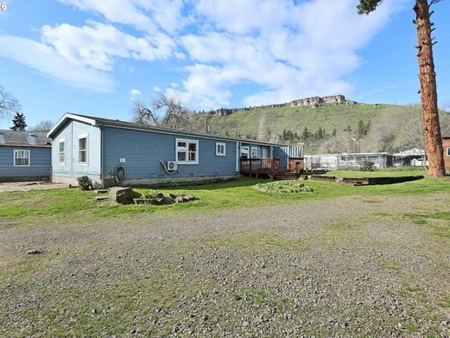 1043 Irvine St W, The Dalles, OR 97058