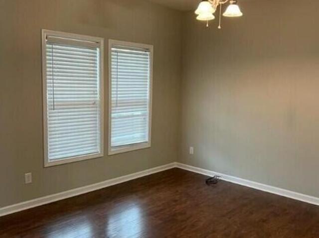 1043 Jade Lane