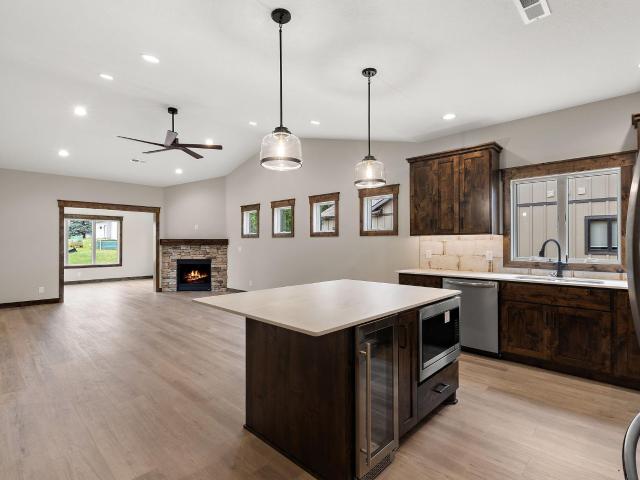 1043 Legend Lane