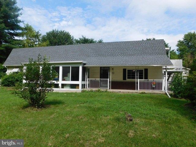 1043 Locke Mills Rd, Milroy, PA 17063