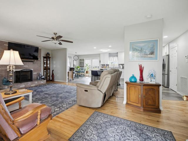 1043 Rhodella Lane