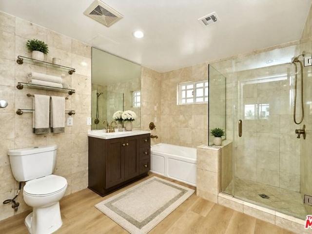 1043 S Kenmore Ave Unit 404, Los Angeles, CA 90006