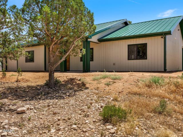 1043 School House Lane