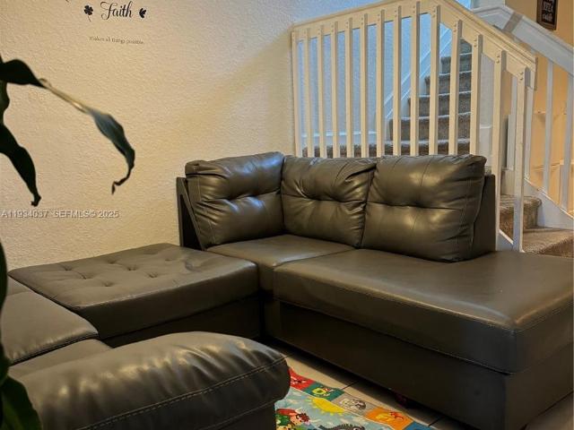 1043 SE 23rd Ave, Homestead, FL 33035 | MLS #A11934