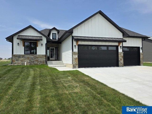 1043 Tuscan Trl, Hickman, NE 68372