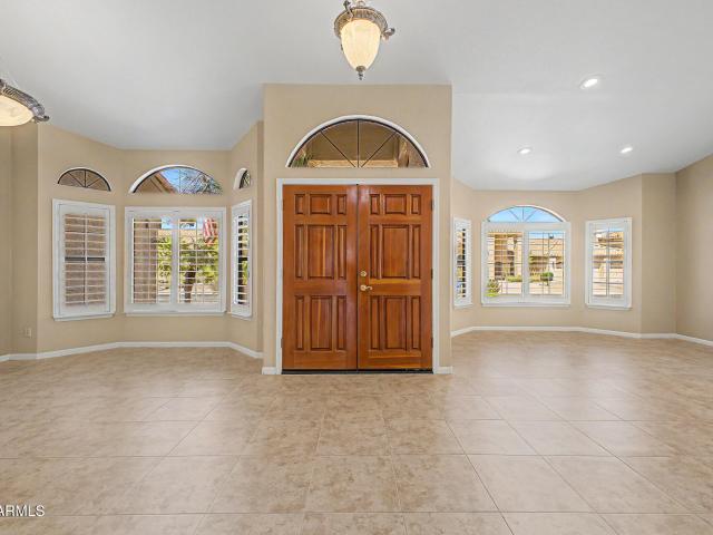 1043 W Iris Dr, Gilbert, AZ 85233 | MLS #7011 | Compass