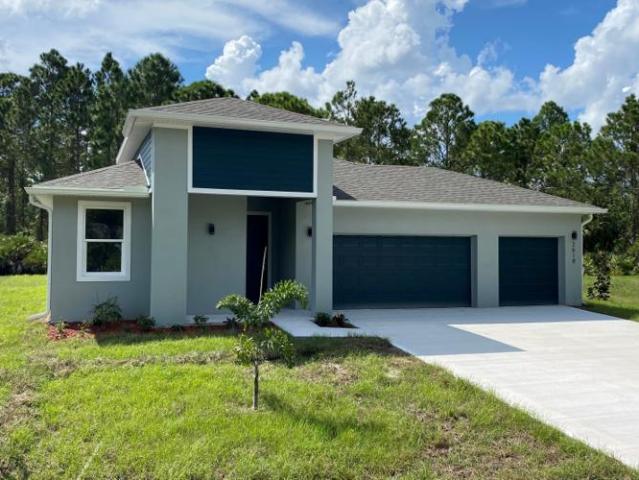 1043 Weslaco St SE, Palm Bay, FL 32909