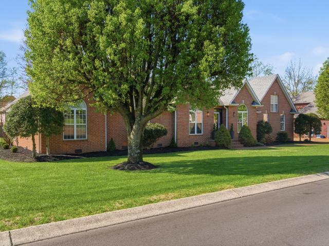 1043 Willow Park Cir